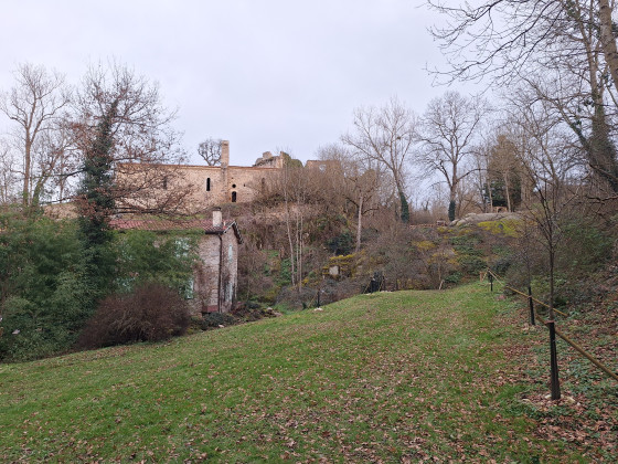 A faire : Sur les hauteurs de Feurs au départ du château de Donzy en ...