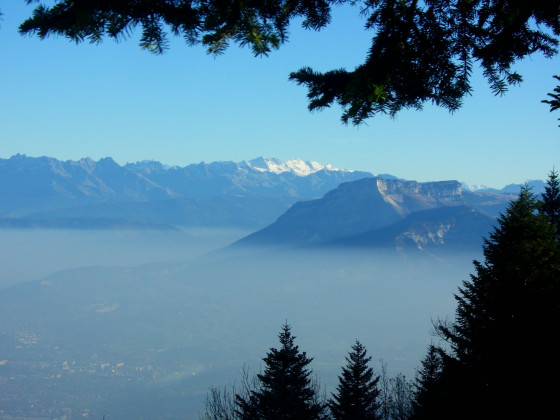 A faire : Crête du Mont du Chat : du relais TV à la Croix du Signal ...
