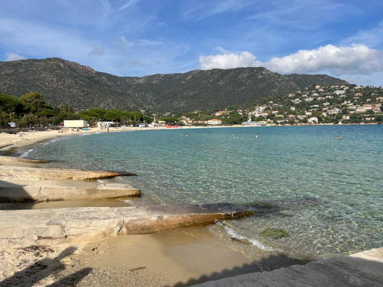 A faire : Plage de la Fossette par le chemin du littoral depuis le ...