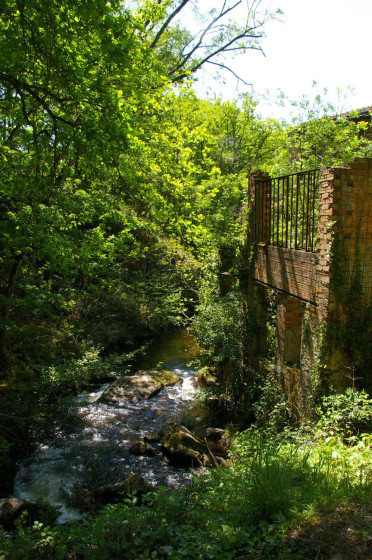 Along the water and mills along the Lampy River - Walk