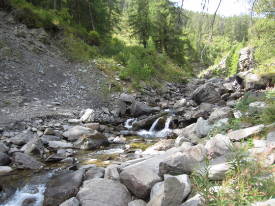 La Clarée with its banks and the Débaret waterfall - Walk